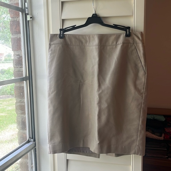 Merona | Skirts | 425 Sale Merona Size 8 Stretch Khaki 97 Cotton Fitted ...